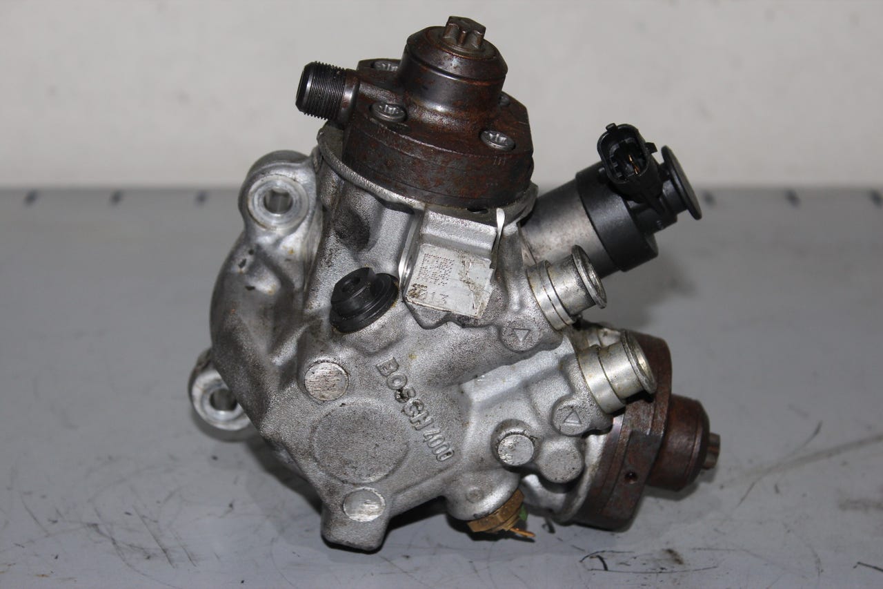 VOLVO 31272896 2011 DIESEL HØYTRYKKSPUMPE 0445010618 - KM.: 79 290 REF ...