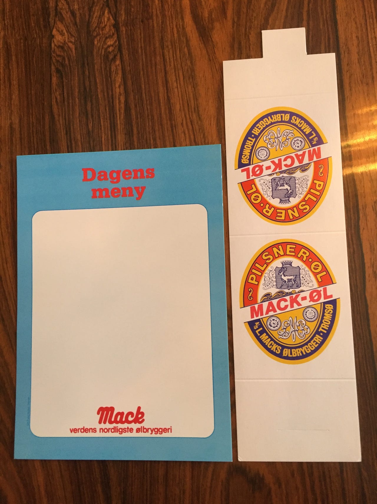 Mack øl reklame bord og dagens meny kort. | FINN-torget