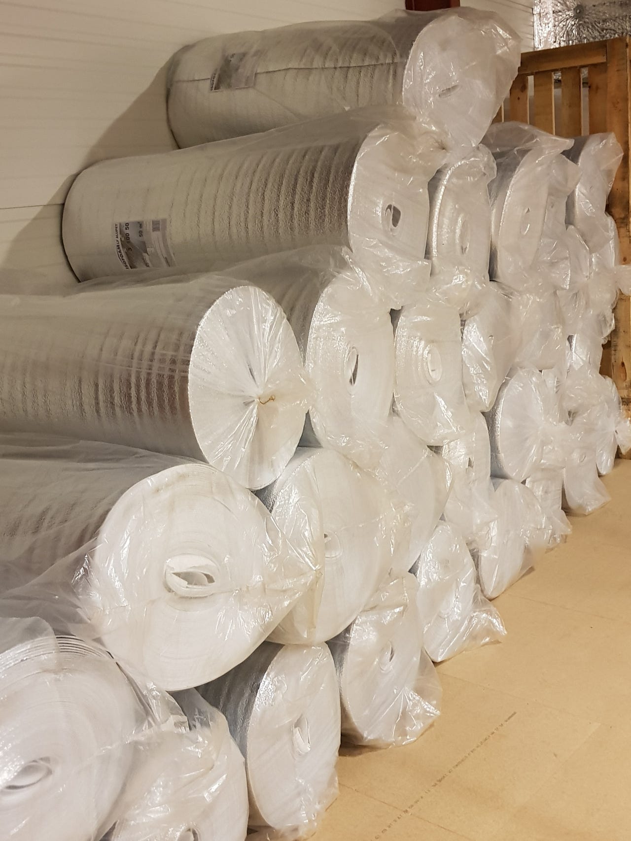 Reflekterende super isolering / foam - Underlag til parkett og annet ...