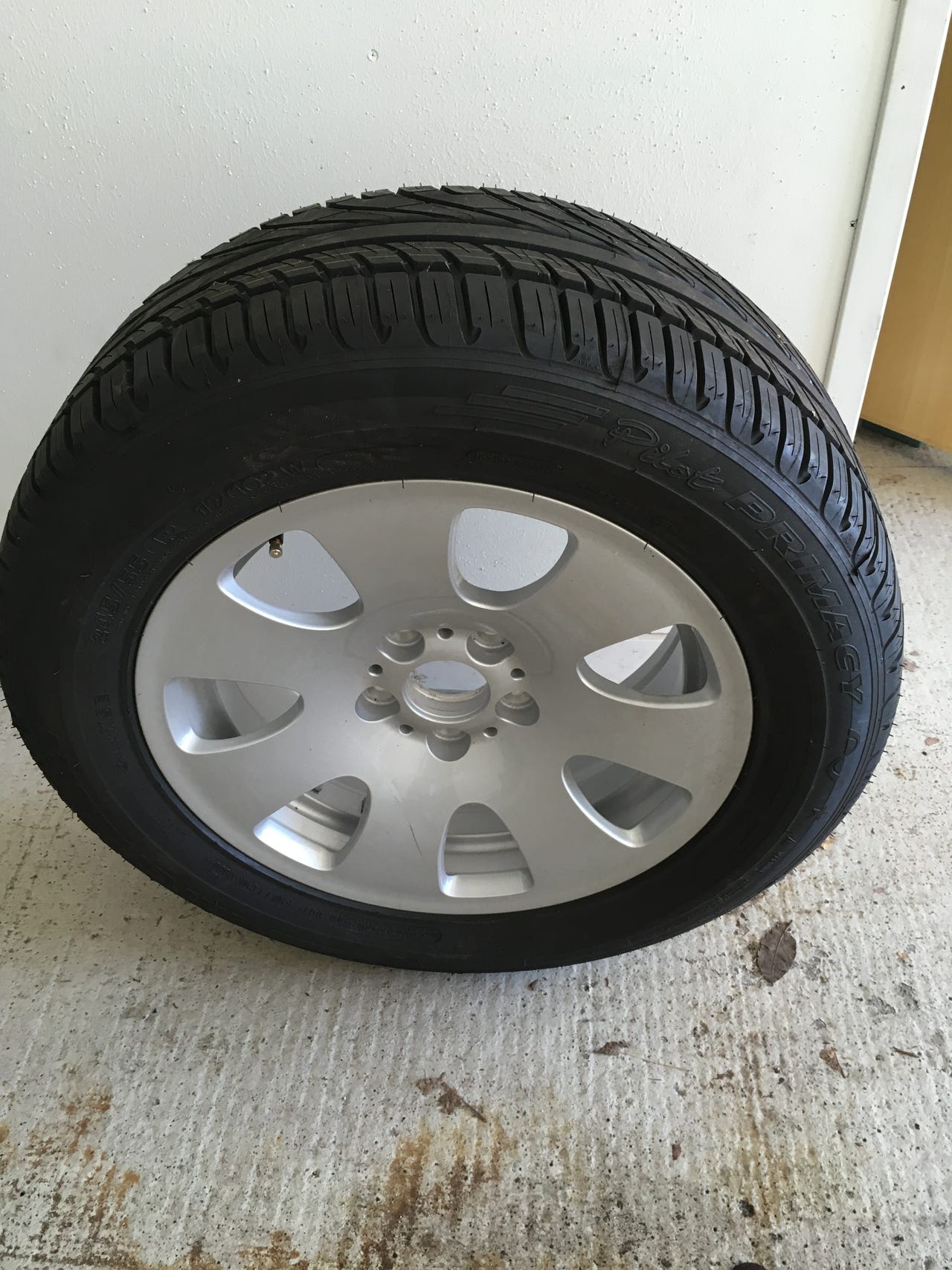 BMW E65 7 serie 245/55 R17 felg med dekk orginal BMW 7 serie ubrukt ...