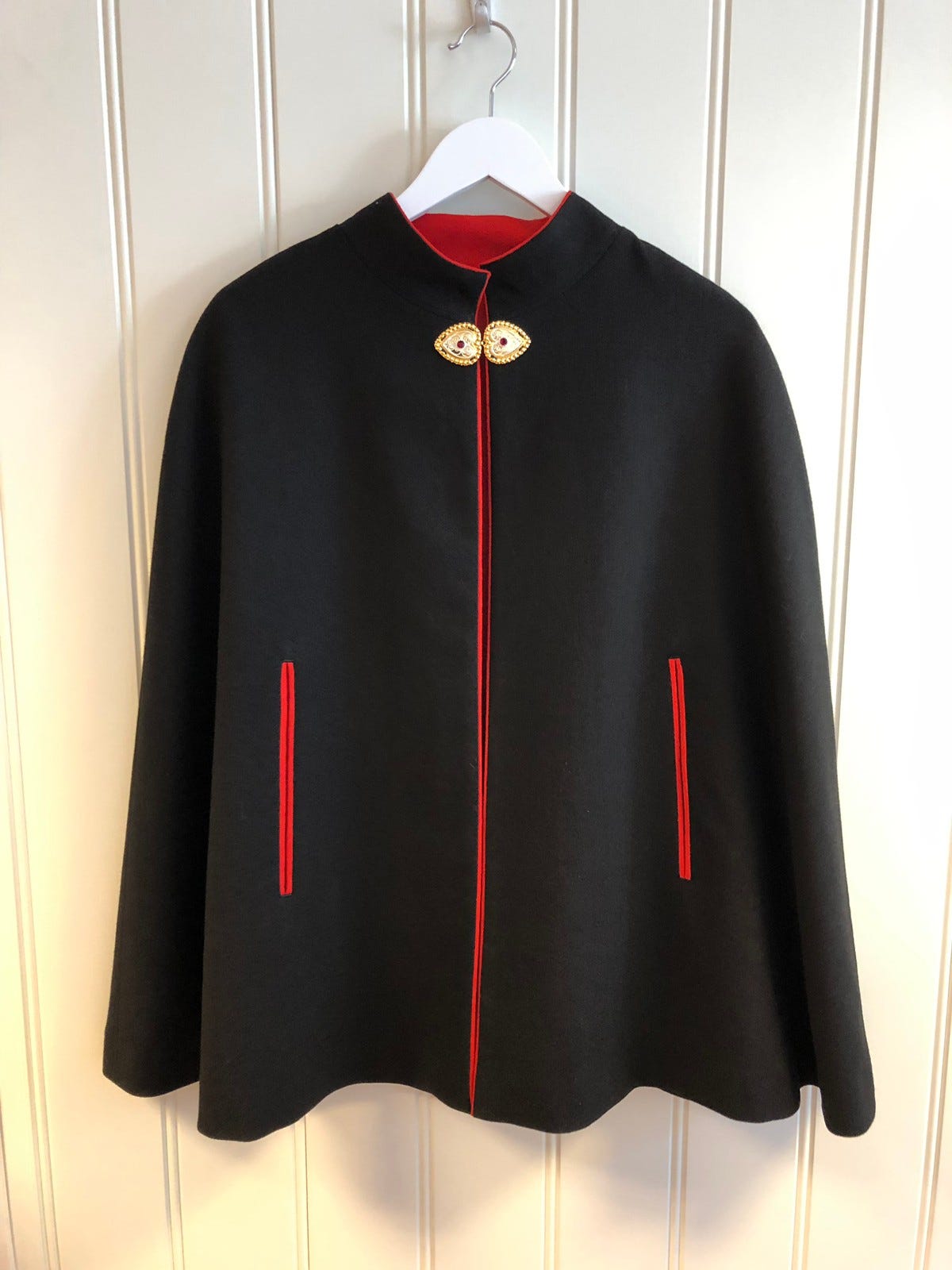 Voss - Os - Askøy - Hardanger bunadscape /cape til bunad | FINN-torget