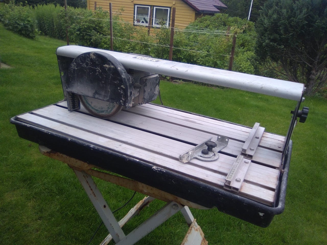 El Fliskutter med vannbad tar 60 cm fliser pluss enkel El flissag ...