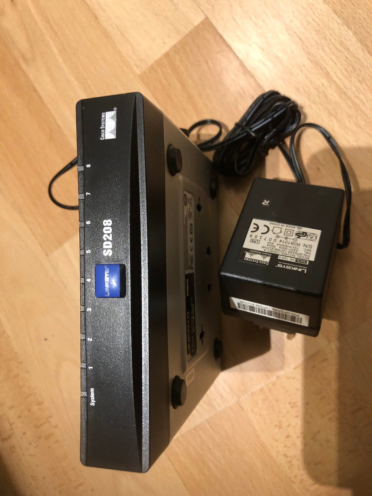 8 Port Linksys 10/100 switch SD208 | FINN torget