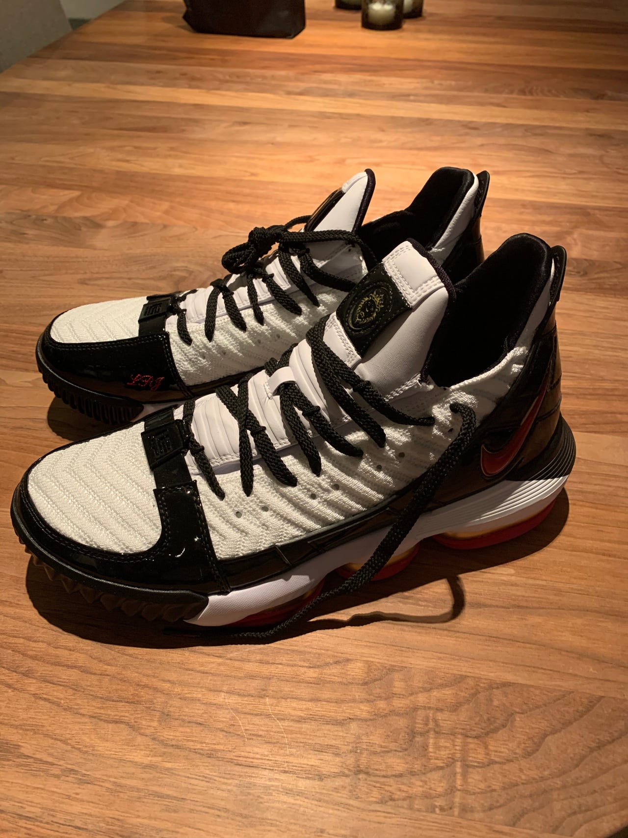 LeBron James 16 sb Remix basketsko selges | FINN-torget