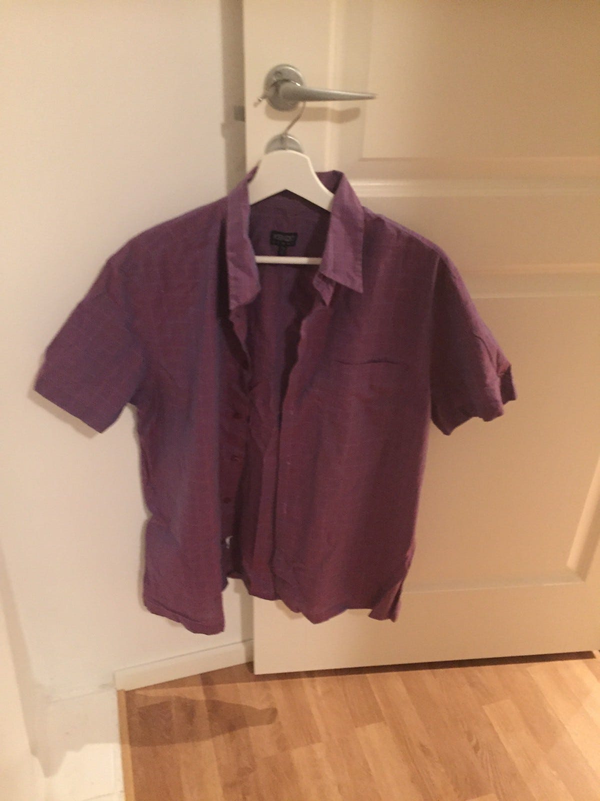 Kortermet skjorte fra Kenzo. Lilla. 200kr | FINN-torget