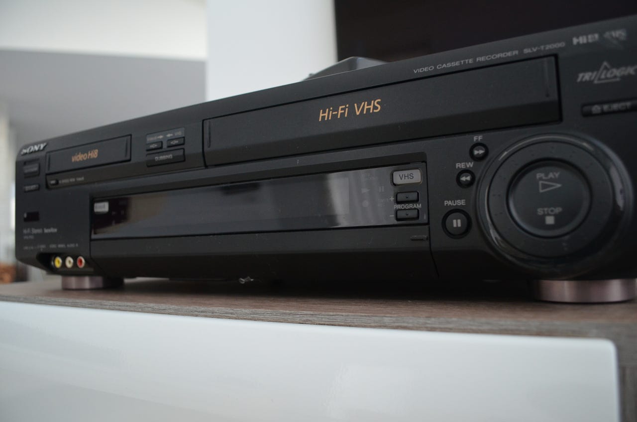 VHS og Hi8/Video8 spiller med overføring funksjonalitet. Topp modell ...