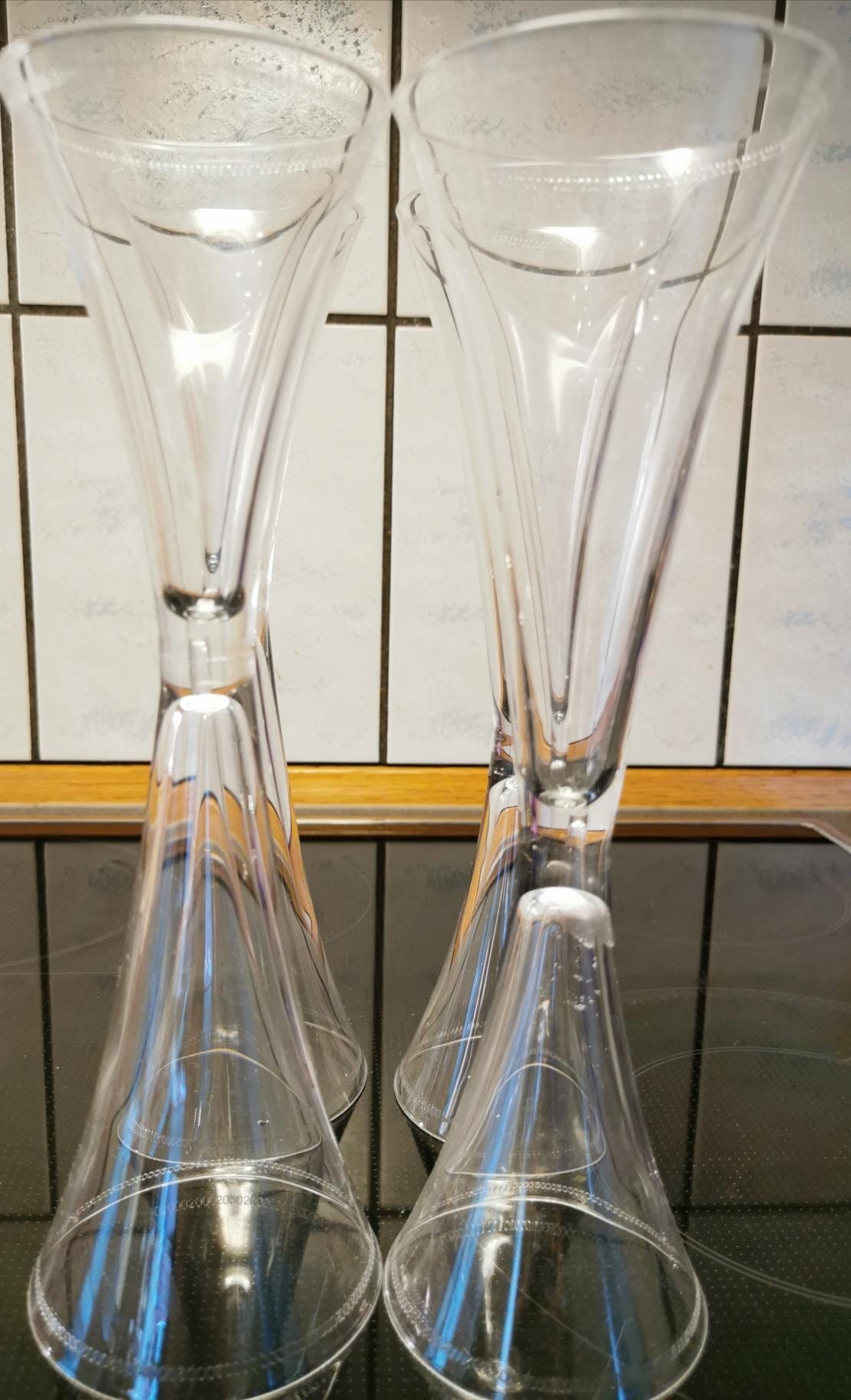 4 vinglass som har 2 glass i et | FINN-torget