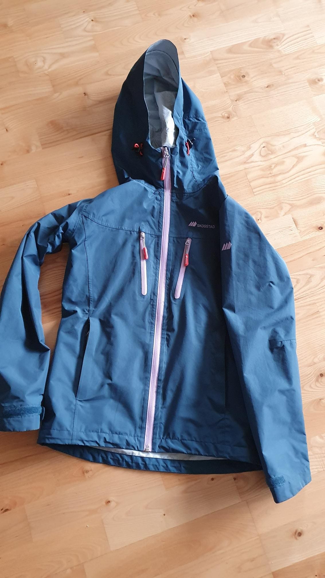 Skogstad Lesja allværsjakke str 14 år | FINN.no