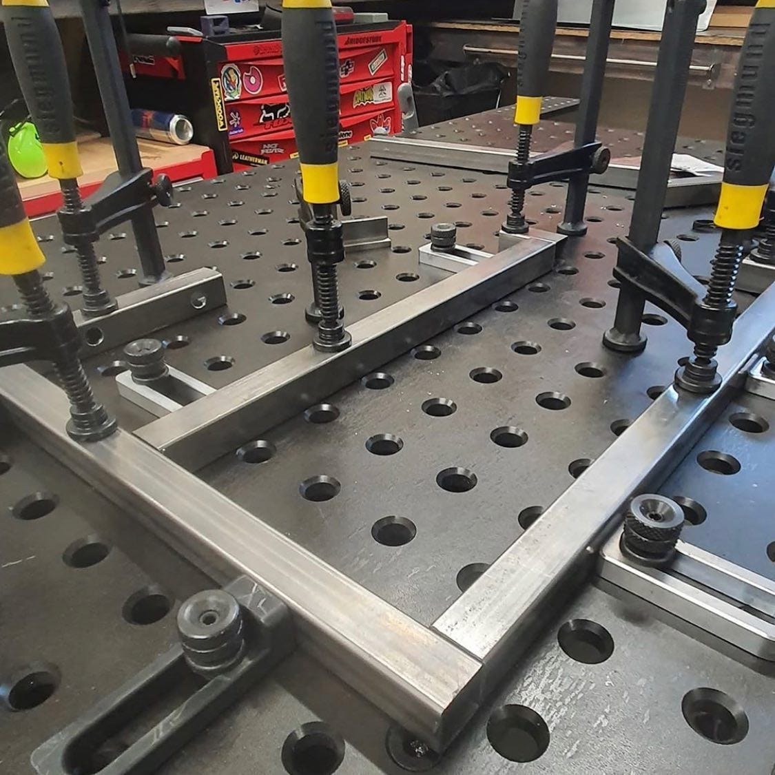 Perforert sveisebord plate X8.7 1200x800x12 Plasmanitrert | FINN-torget