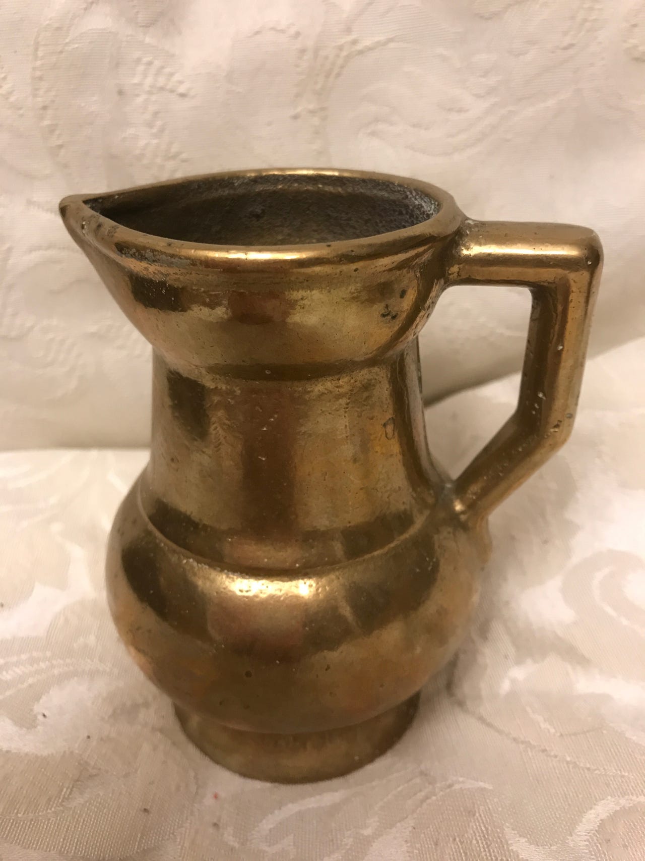 Fin messing mugge . Tung og solid.. 12 cm. høy. .I god stand.. | FINN-torget