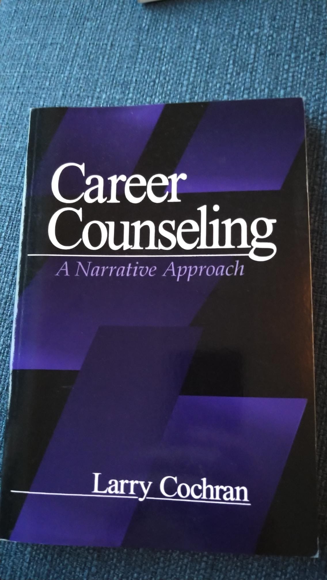 "Career Counseling - A narrative approach" av Larry Cochran, 1997 | FINN torget
