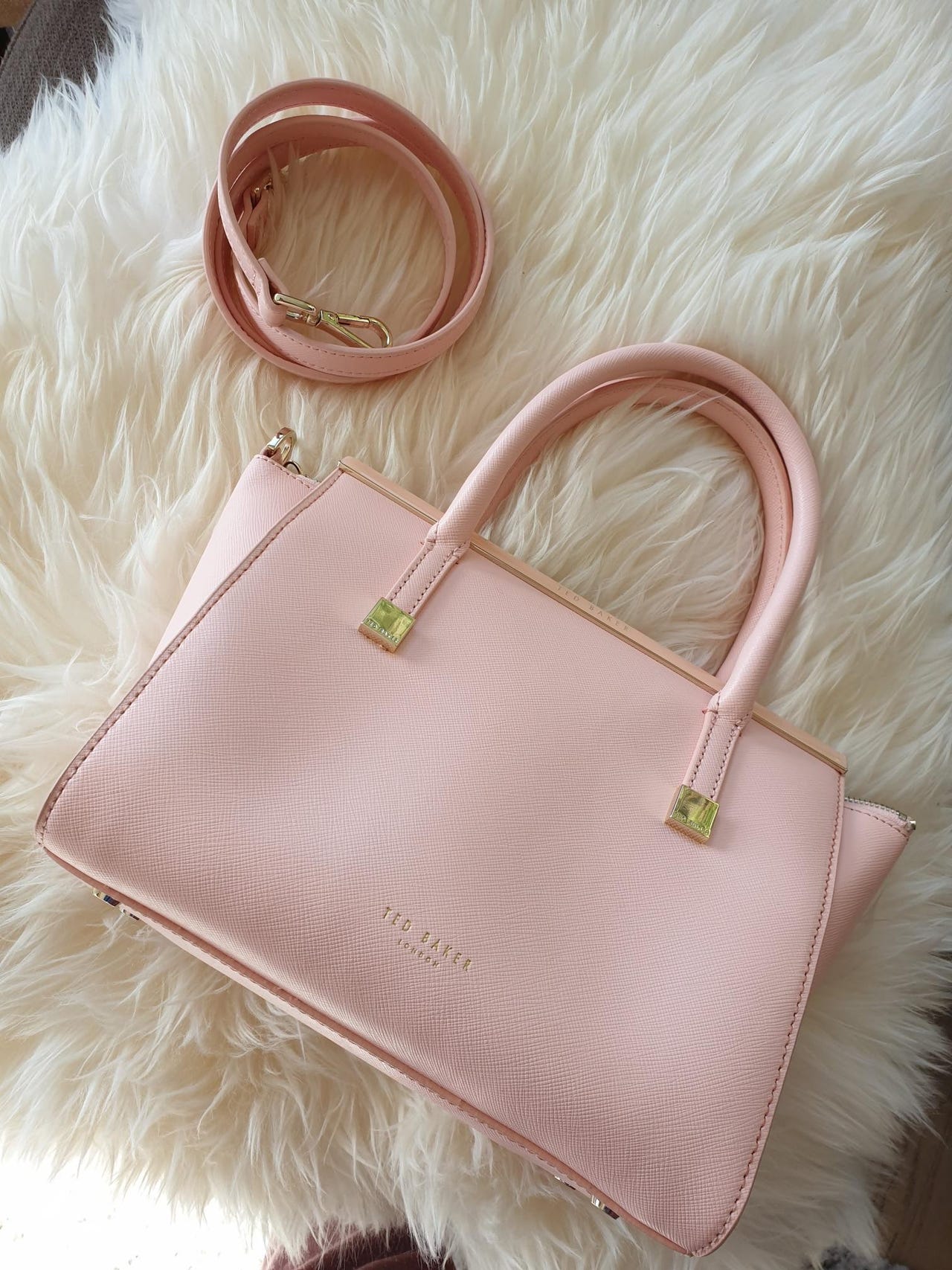 Ted baker Tabatha rosa skinnveske | FINN-torget