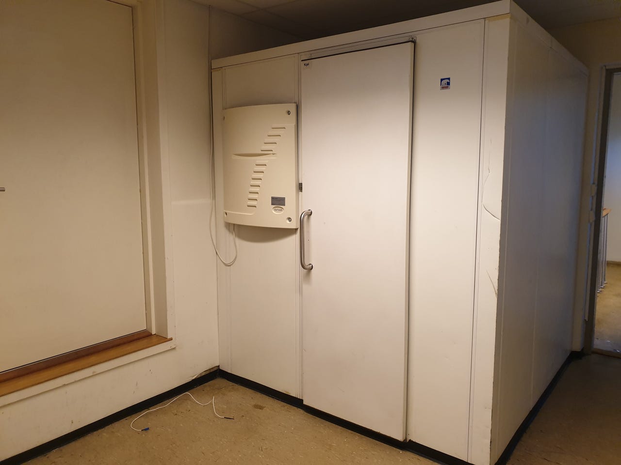 Komplett demontert kjølerom ink.Norcool aggregat og hyller fra bruktrom ...