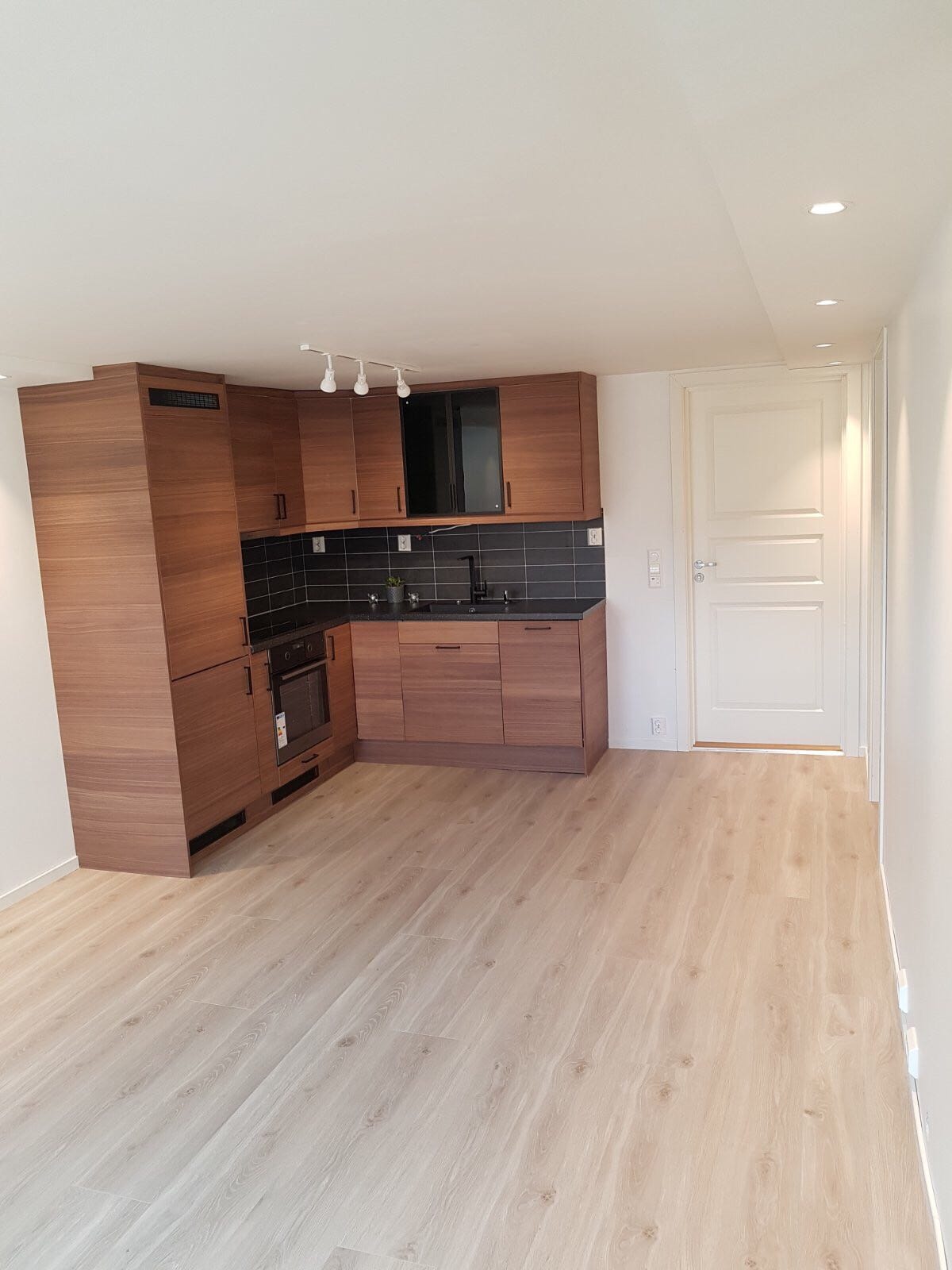 For enslig rolig person: Lys, romslig leilighet til leie. | FINN eiendom