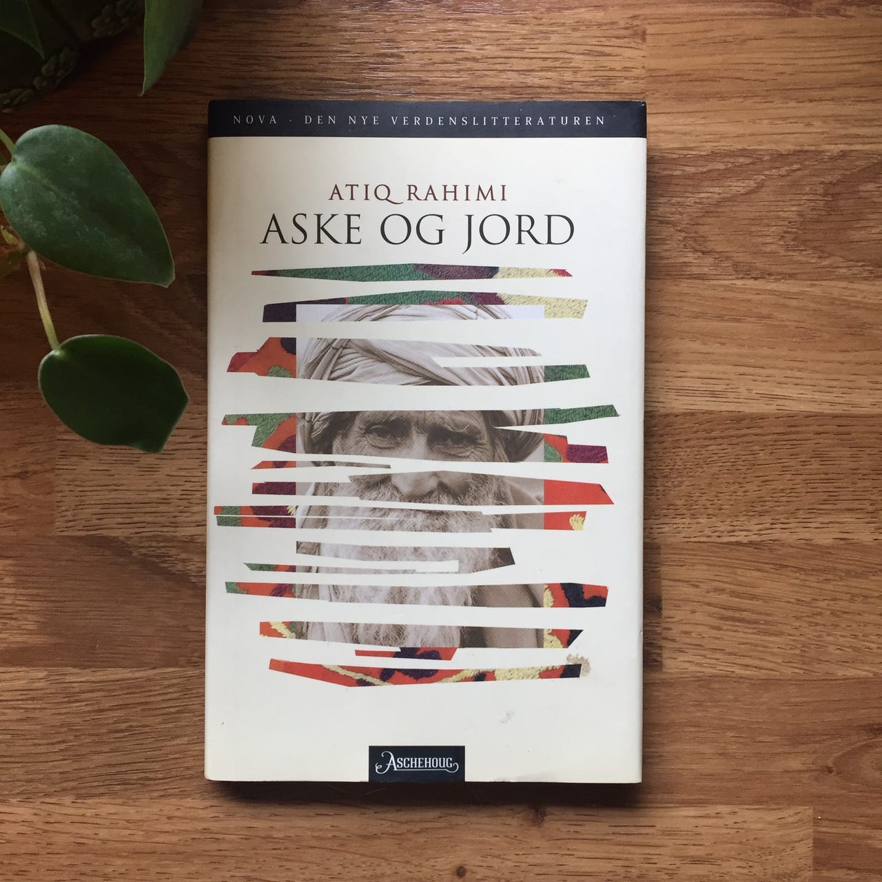 Aske og Jord av Atiq Rahimi | FINN-torget