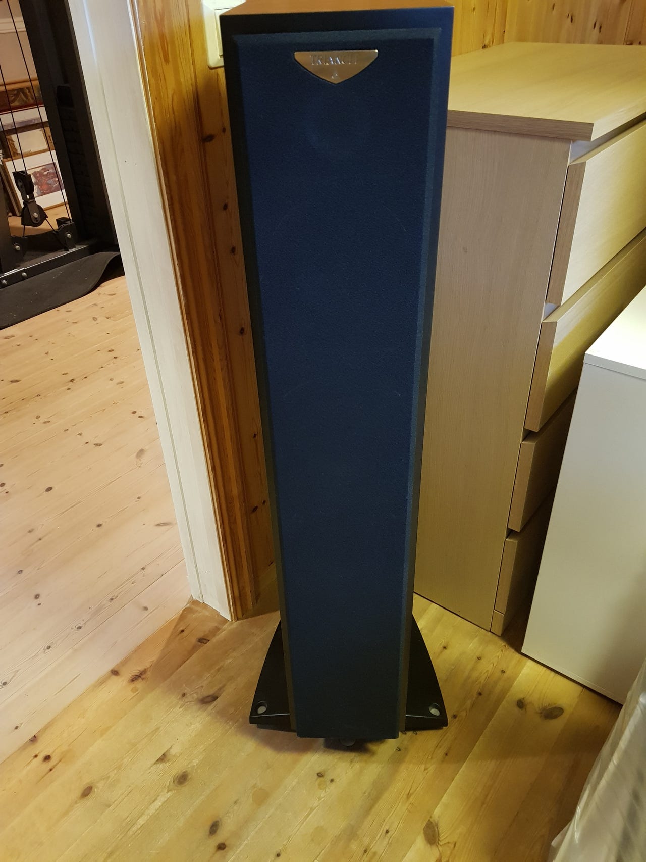 2 stk Triangle Antal Ex front høytalere vurderes solgt | FINN-torget