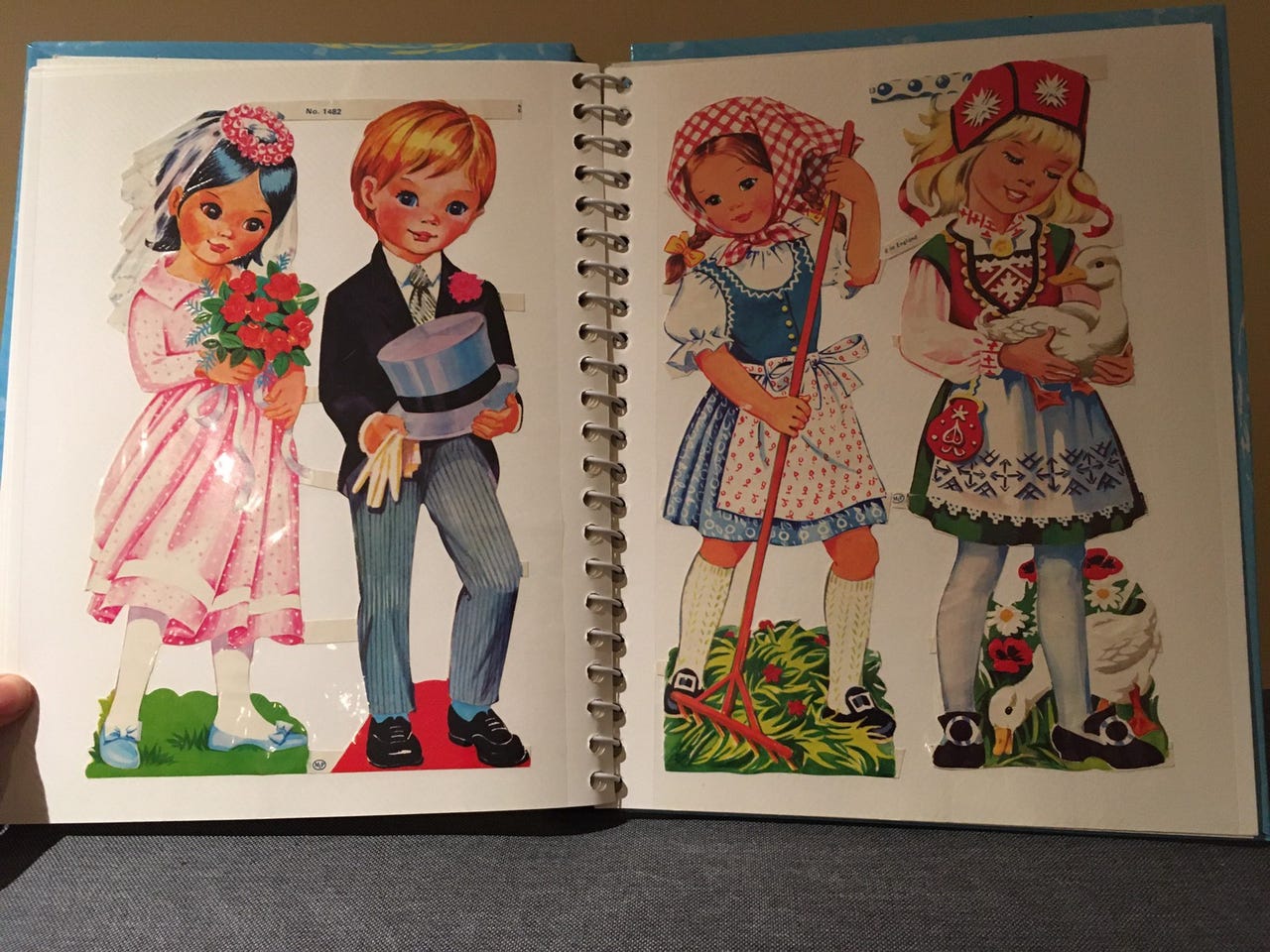 Glansbilde album med mange gamle glansbilder | FINN-torget