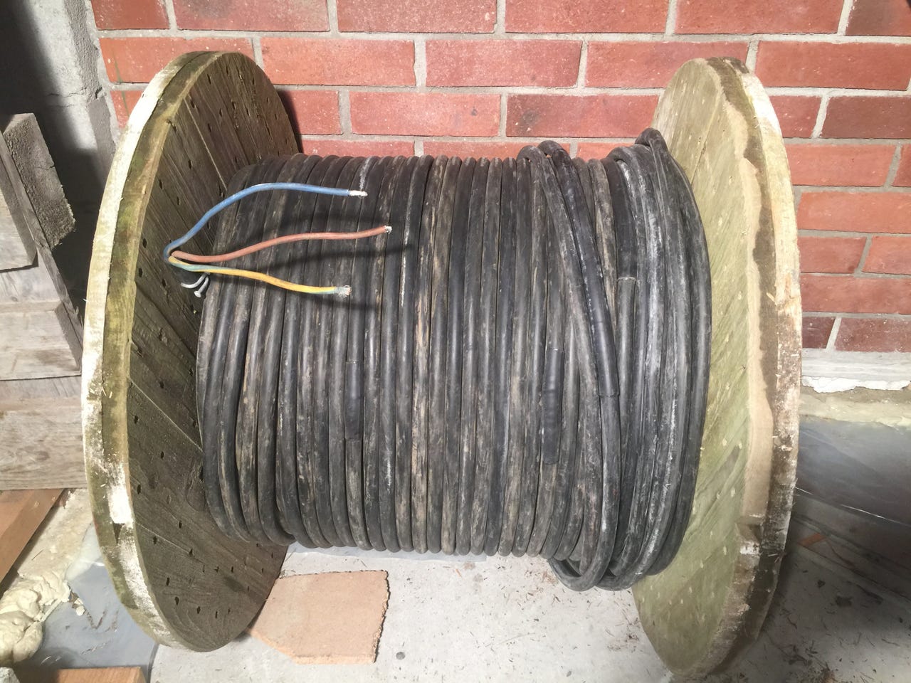 195 m Gummi-isolert kabel 3G6 (3x6 mm2, 2x6/6 mm2, 2x6 mm2 +jord ...