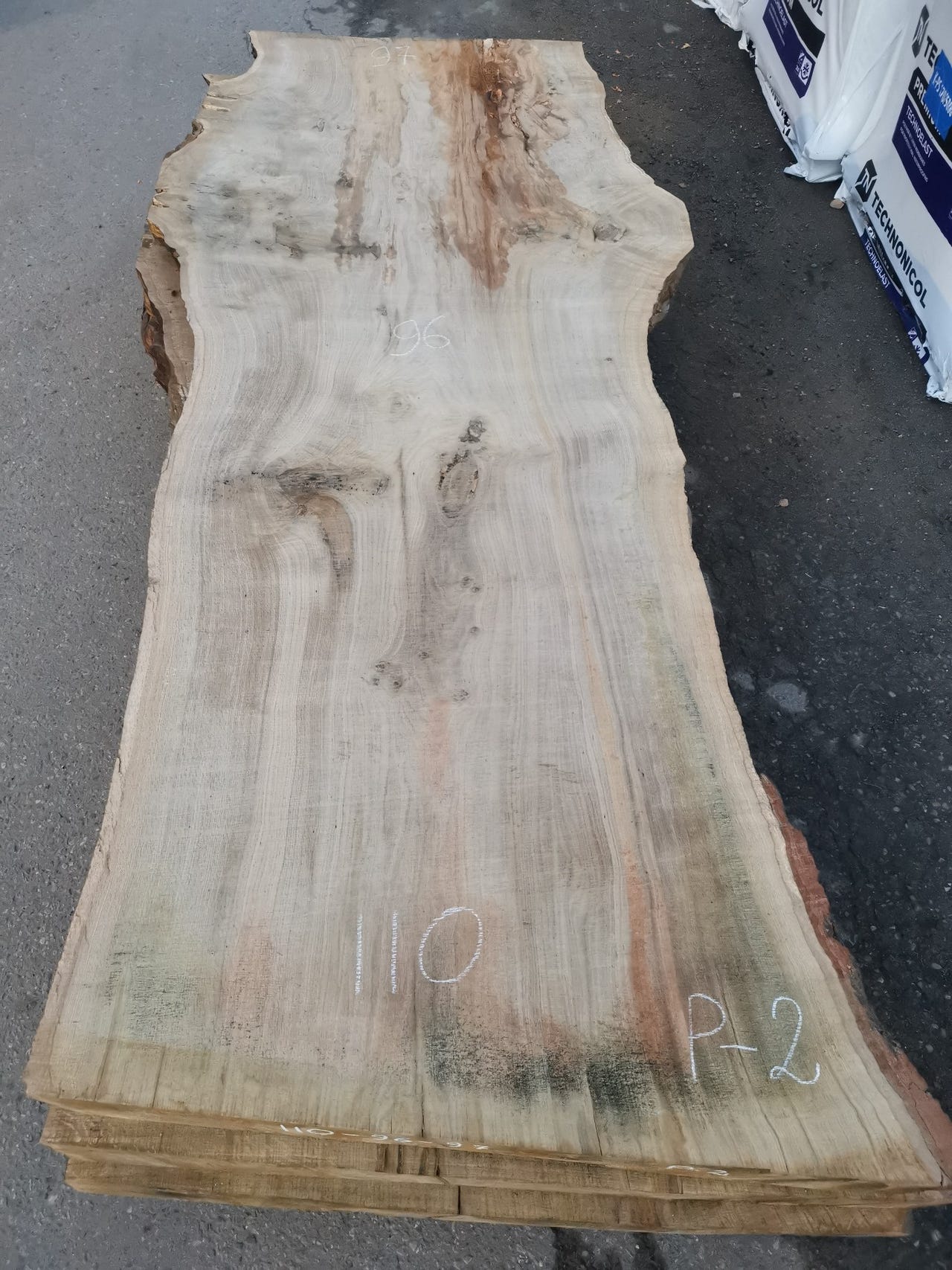 Eksklusiv eik planker som er fra 100cm - 120cm bredde | FINN torget