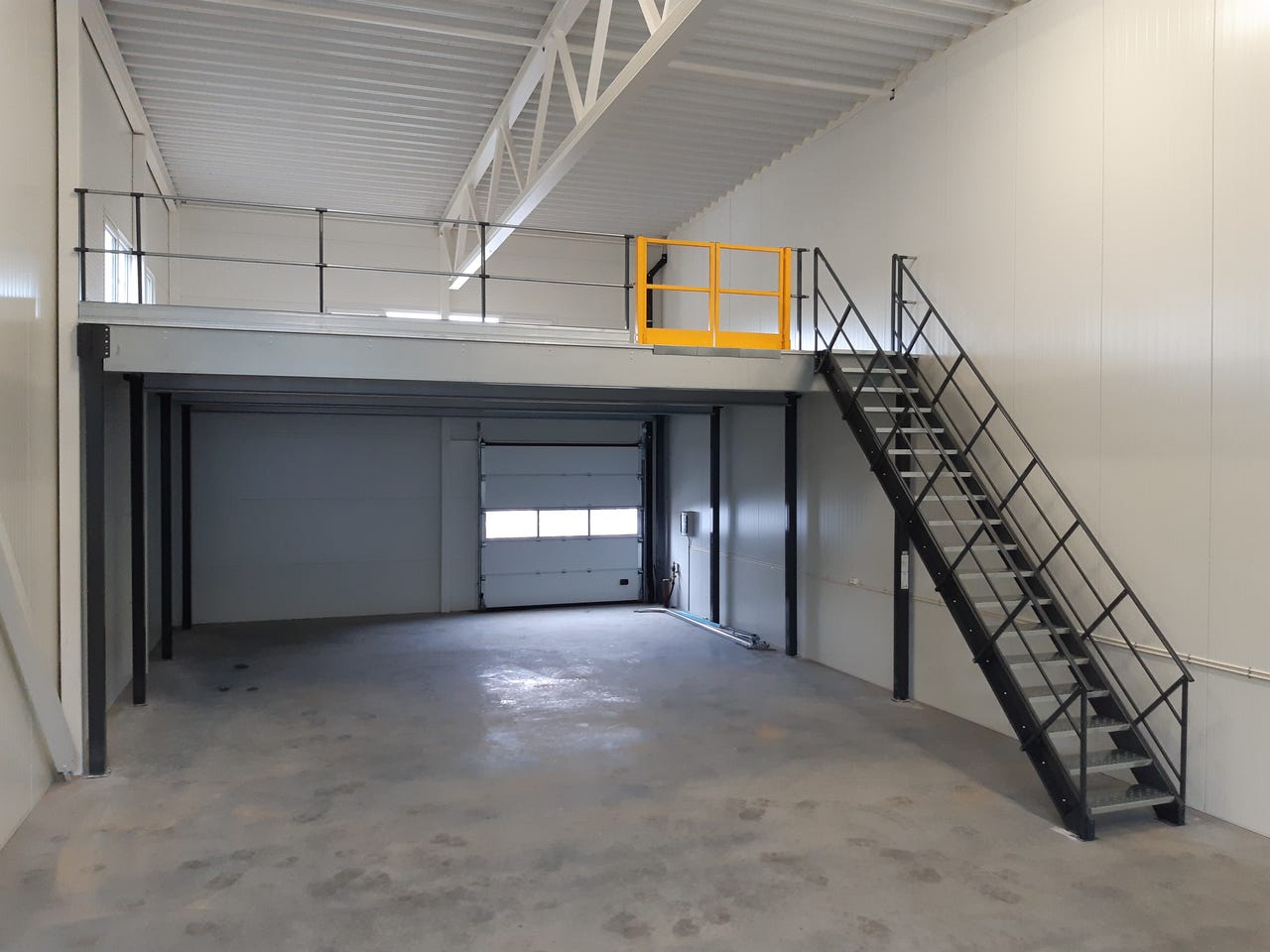 Mesanin - Utnytt takhøyden - Kjøp og leasing | FINN-torget