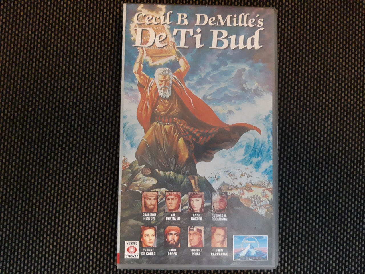 De Ti Bud - VHS | FINN-torget