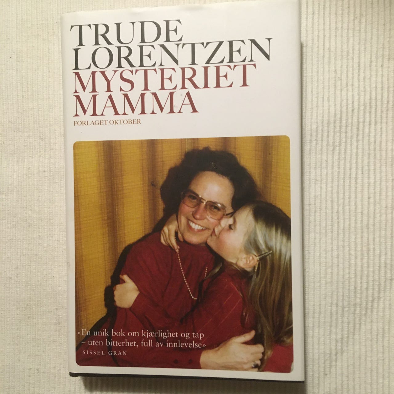 BokFrank: Trude Lorentzen; E6 (2005) / Mysteriet mamma (2013) | FINN-torget