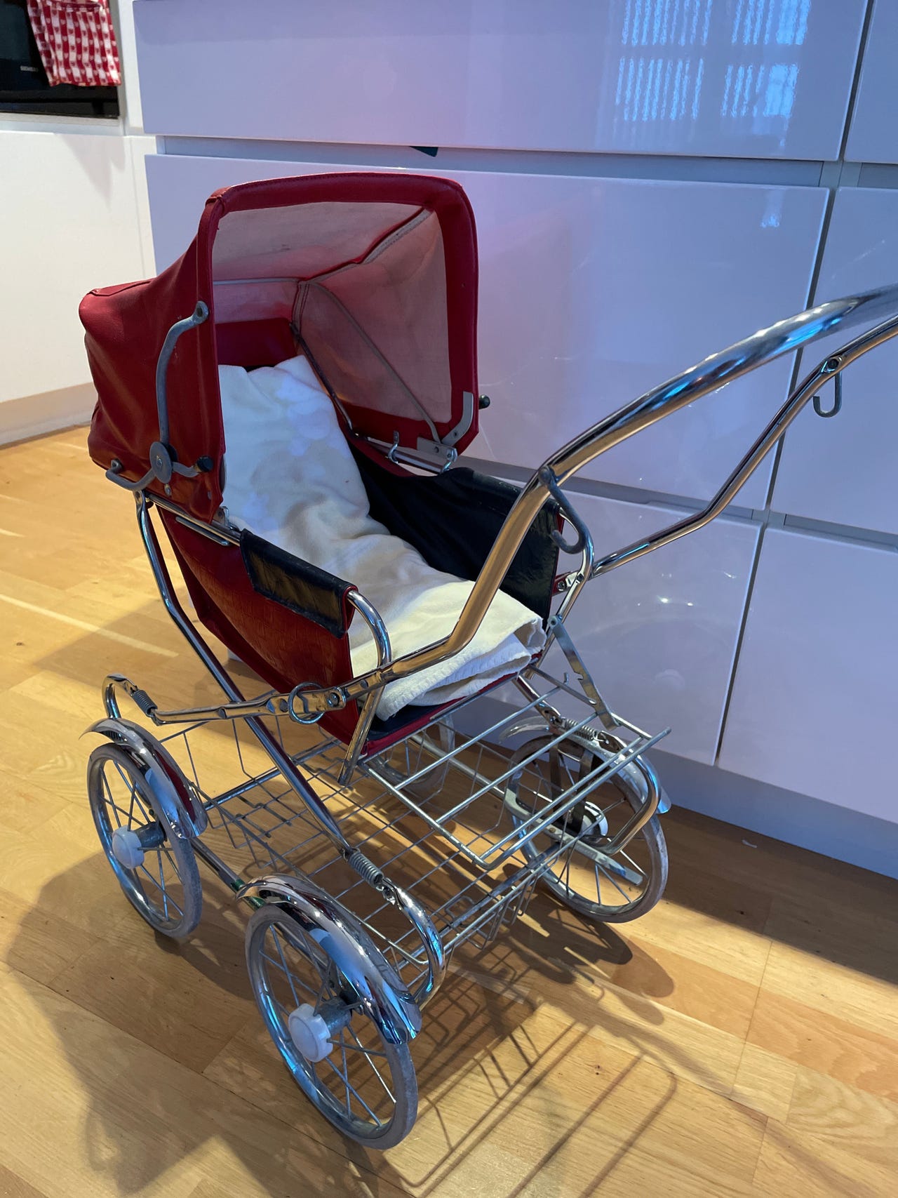 Kul Retro dukkevogn | FINN-torget