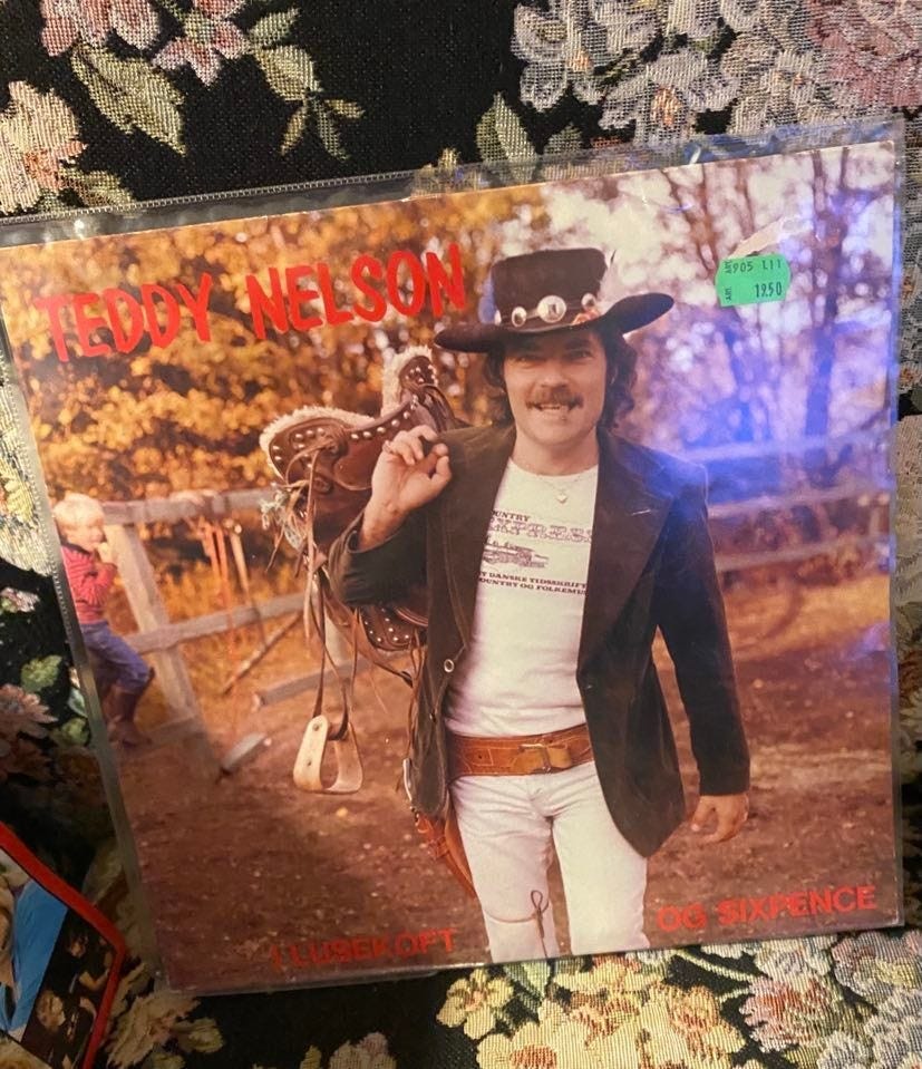 TEDDY NELSON: I LUSEKOFT OG SIXPENCE | FINN-torget