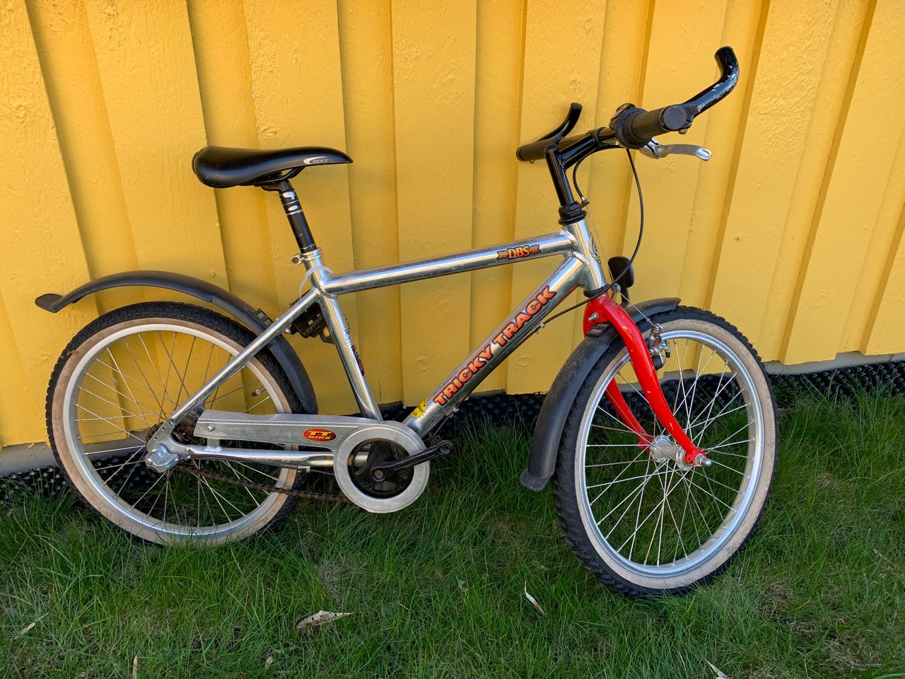 Sykkel, DBS Tricky Track, 20" hjul (passer 6-8 år) 3 gir, alu-ramme, pedalbrems | FINN torget