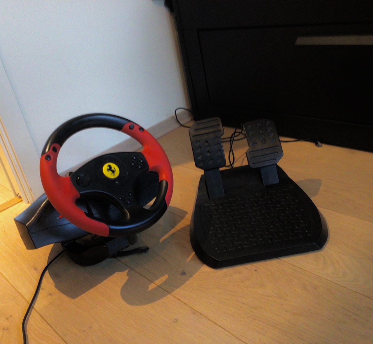 Ratt og pedaler til pc - Trustmaster Ferrari Racing wheel | FINN torget