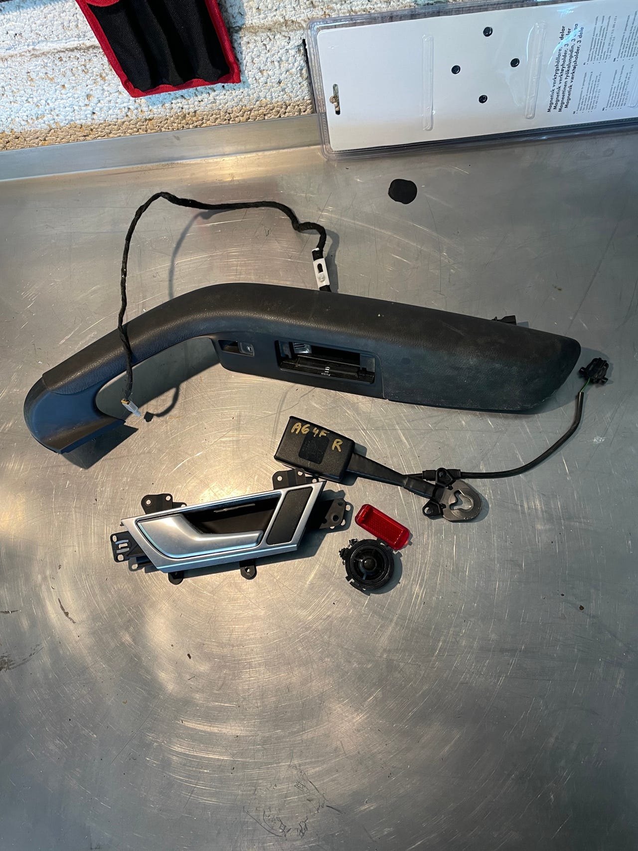 Audi A6 C6 door panel deler. | FINN torget