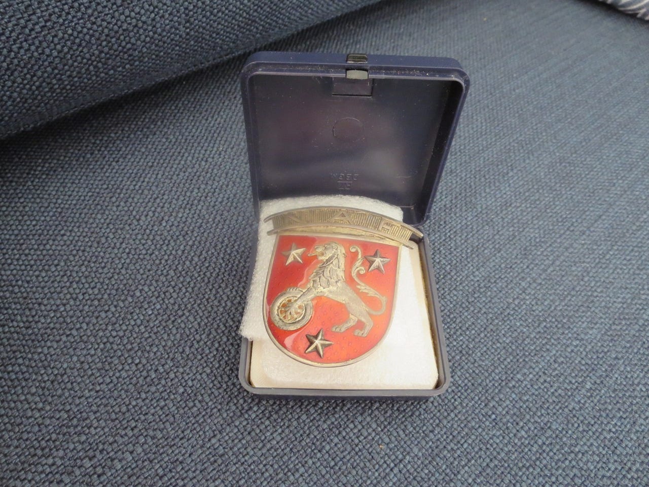 Kongelig Emalje Naf merke i sølv selges.Se mine objekter på finn ...