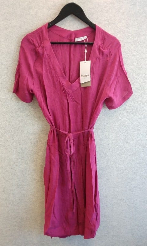 Rosa kjole fra Fransa, str. M og L, 2 stk | FINN-torget