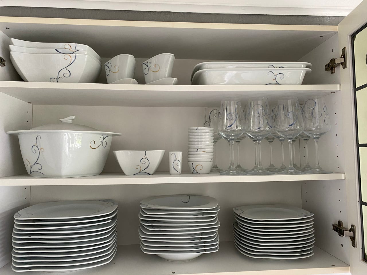 Victoria servise til 12 stk, Firkløveren REDUSERT PRIS | FINN-torget