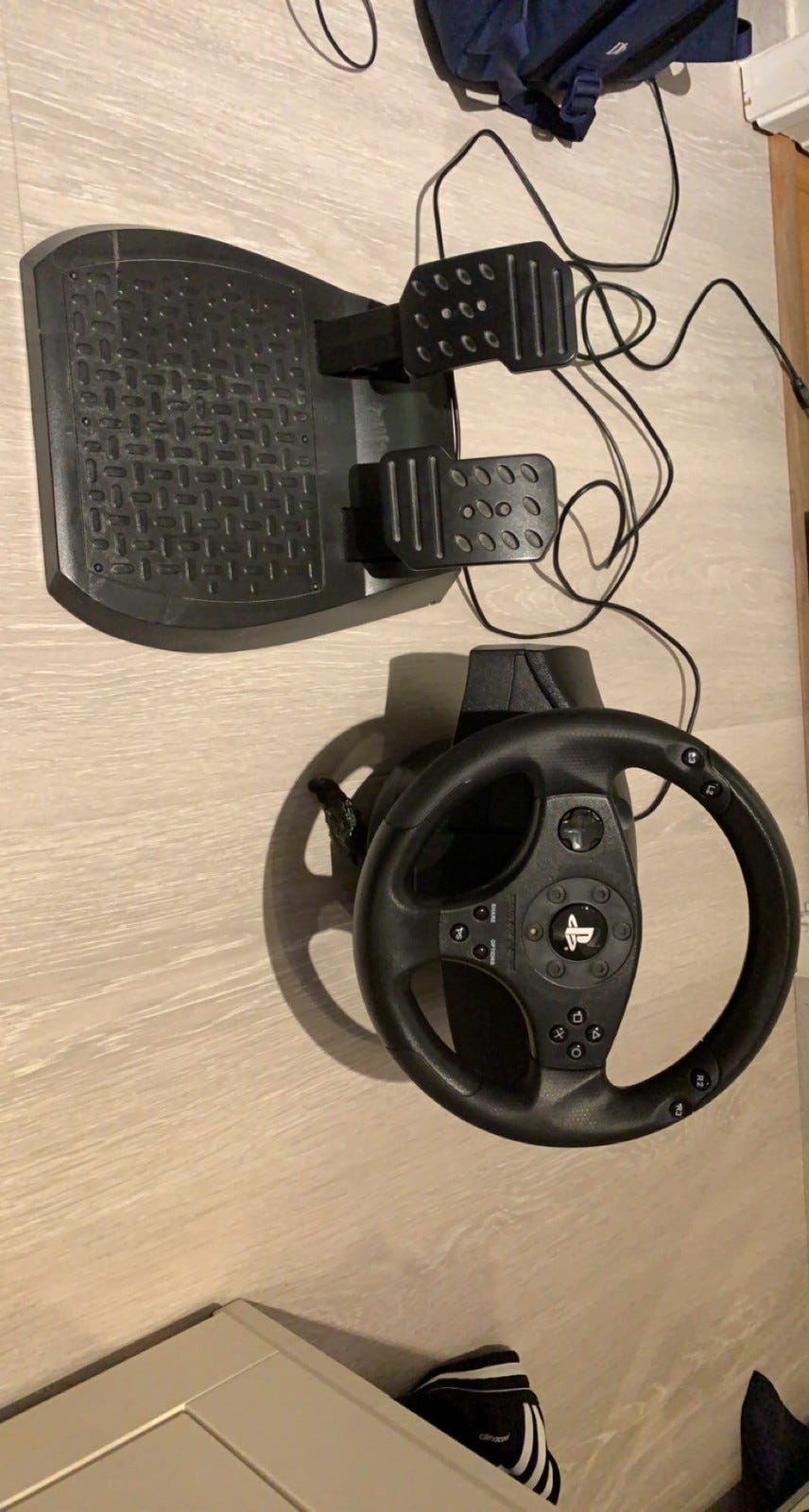 Thrustmaster T80 racing wheel | FINN-torget