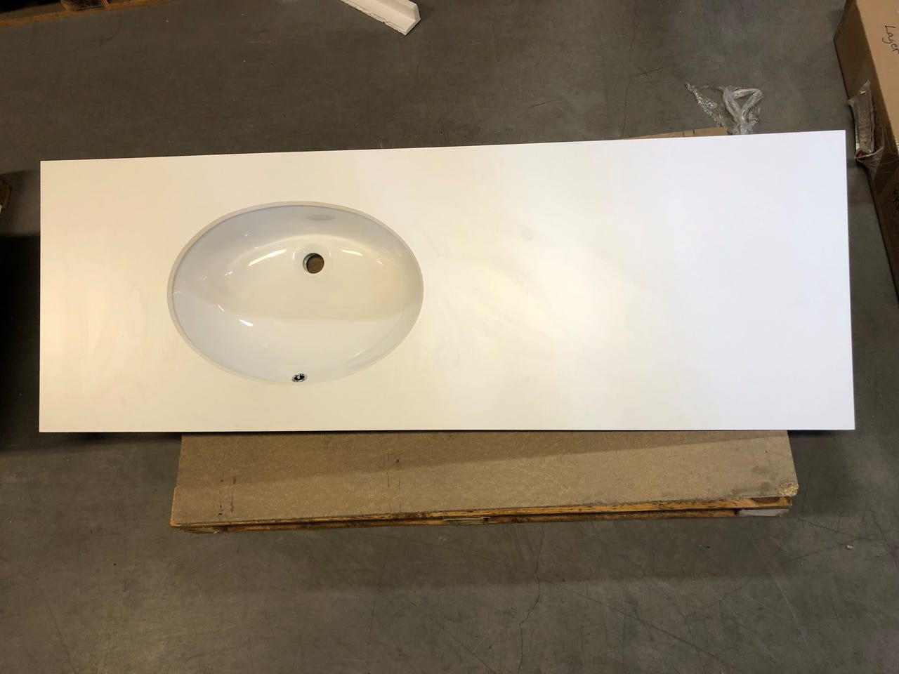 Porselen vask med kompaktlaminat plate | FINN-torget
