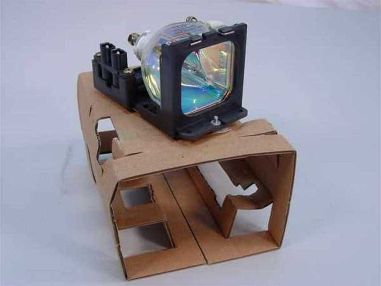 Lampe med lampehus - TOSHIBA TLPLB2P | FINN-torget