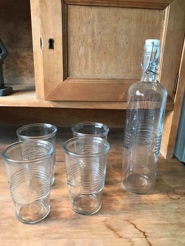 1 flaske 0,75 L og 4 glass 33 cl, ubrukt | FINN-torget