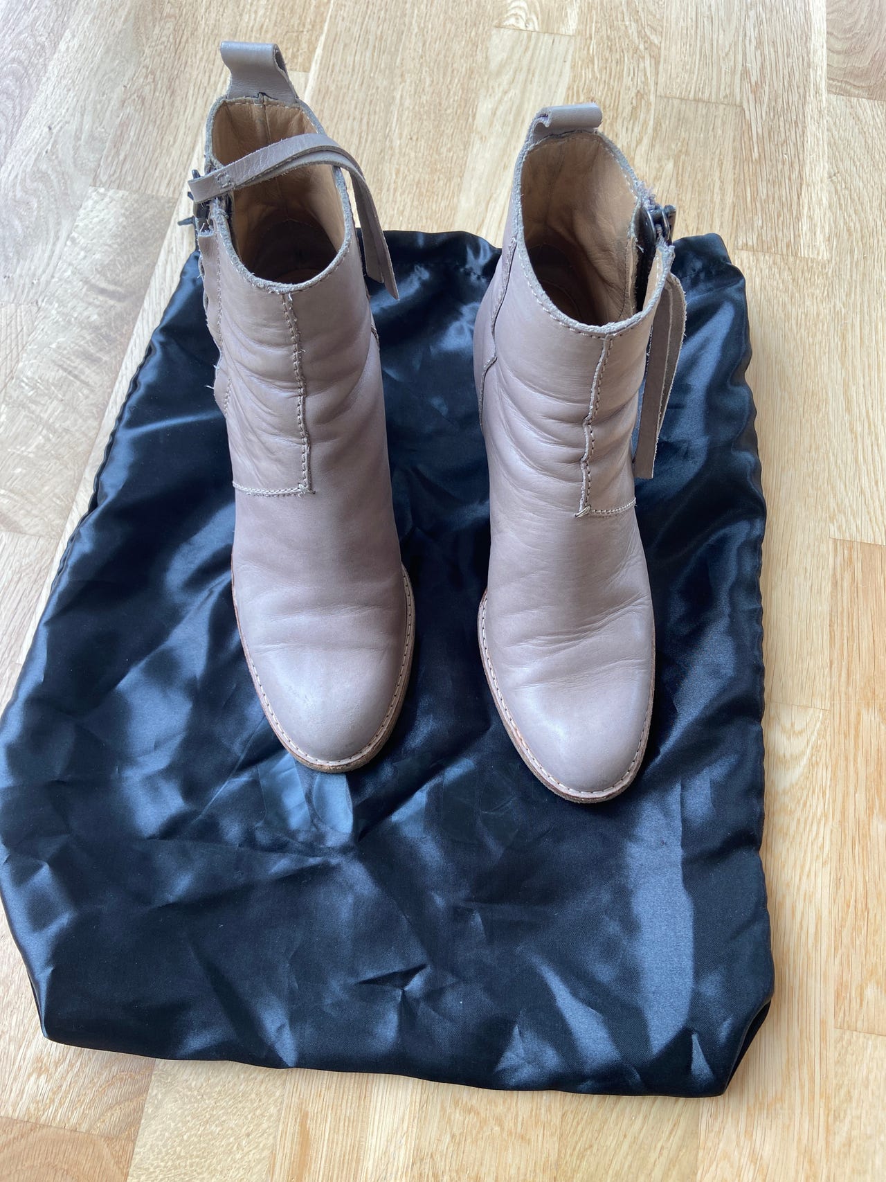 Acne pistol boots str 38 | FINN-torget