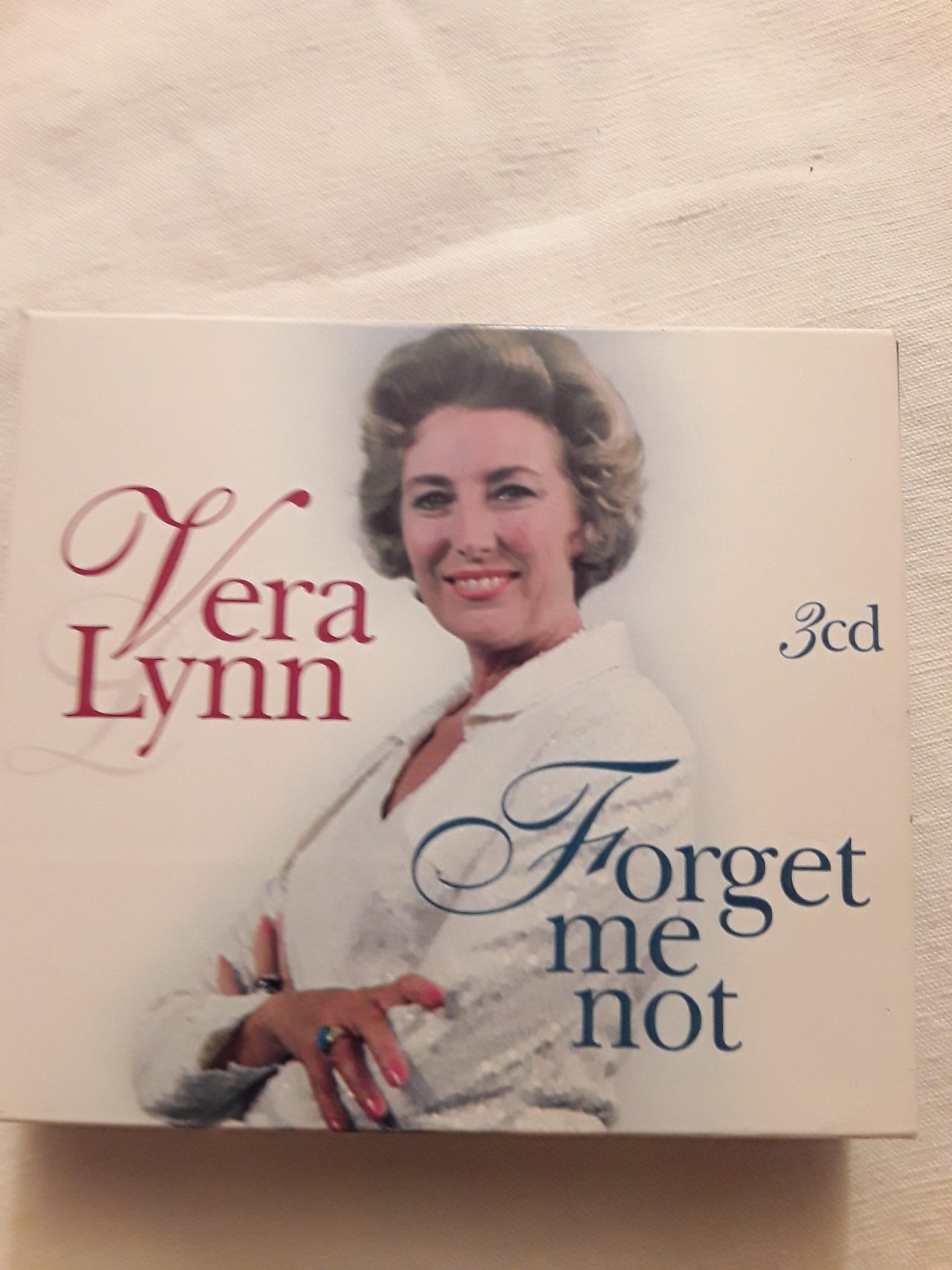Vera Lynn 3 cd boks 100 kr | FINN-torget