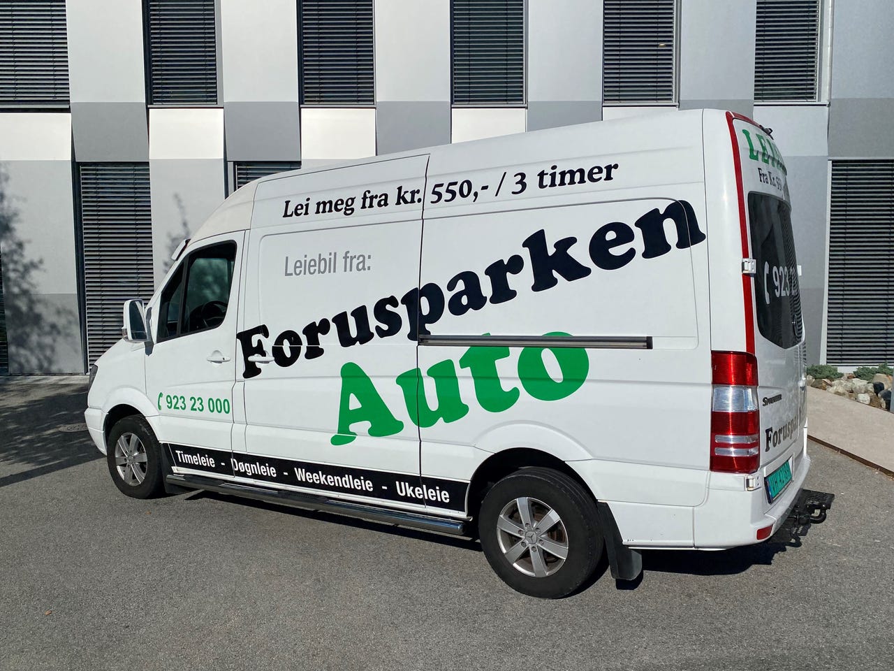 Mercedes-Benz Sprinter VAREBIL / FLYTTEBIL - UTLEIE fra kr. 650 ...