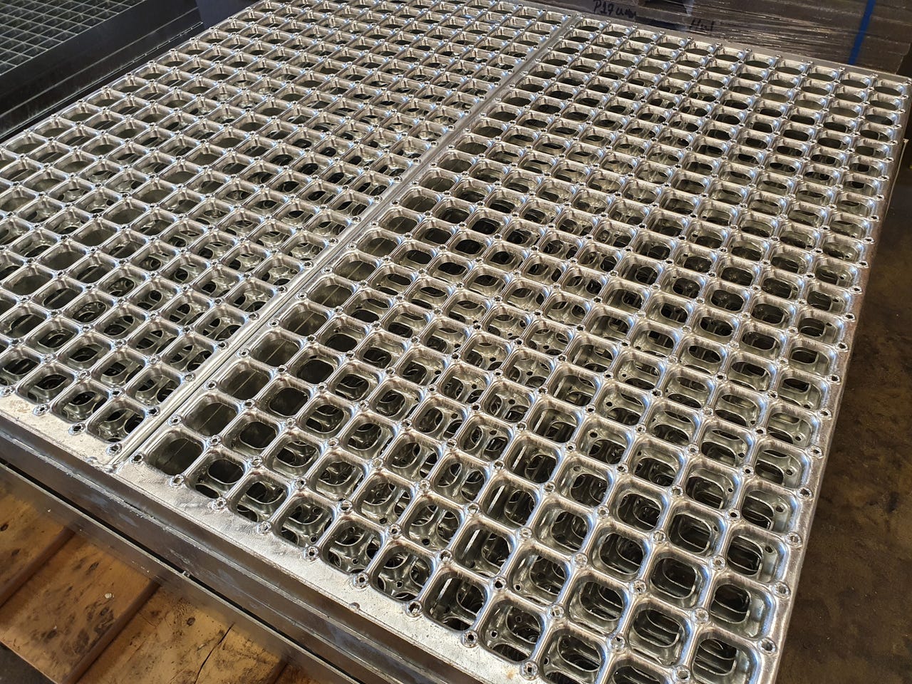 Galvaniserte gitterrister, rustfrie stålrister, aluminiumsrister ...