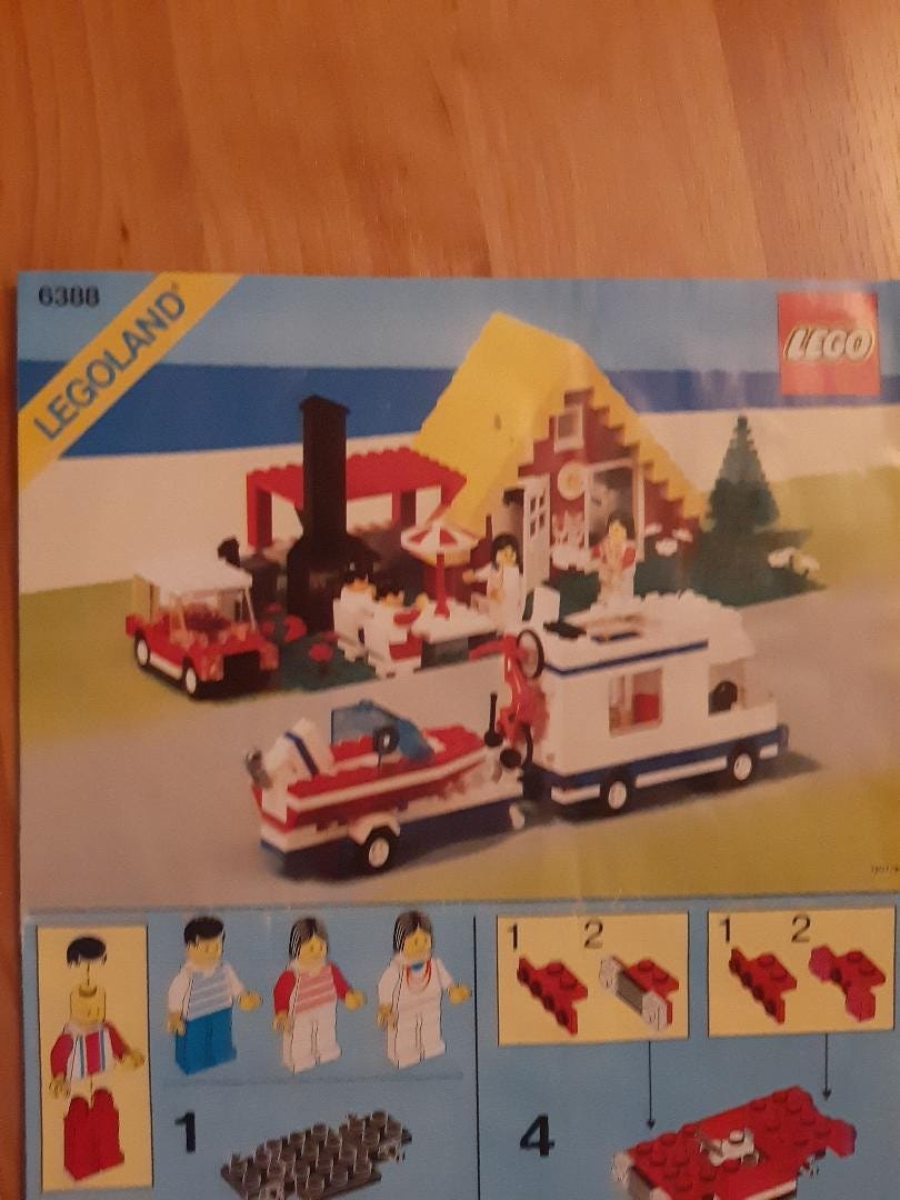 Lego Vintage/retro Sommerhus med 2 biler,båt,sykkel og masse detaljer ...