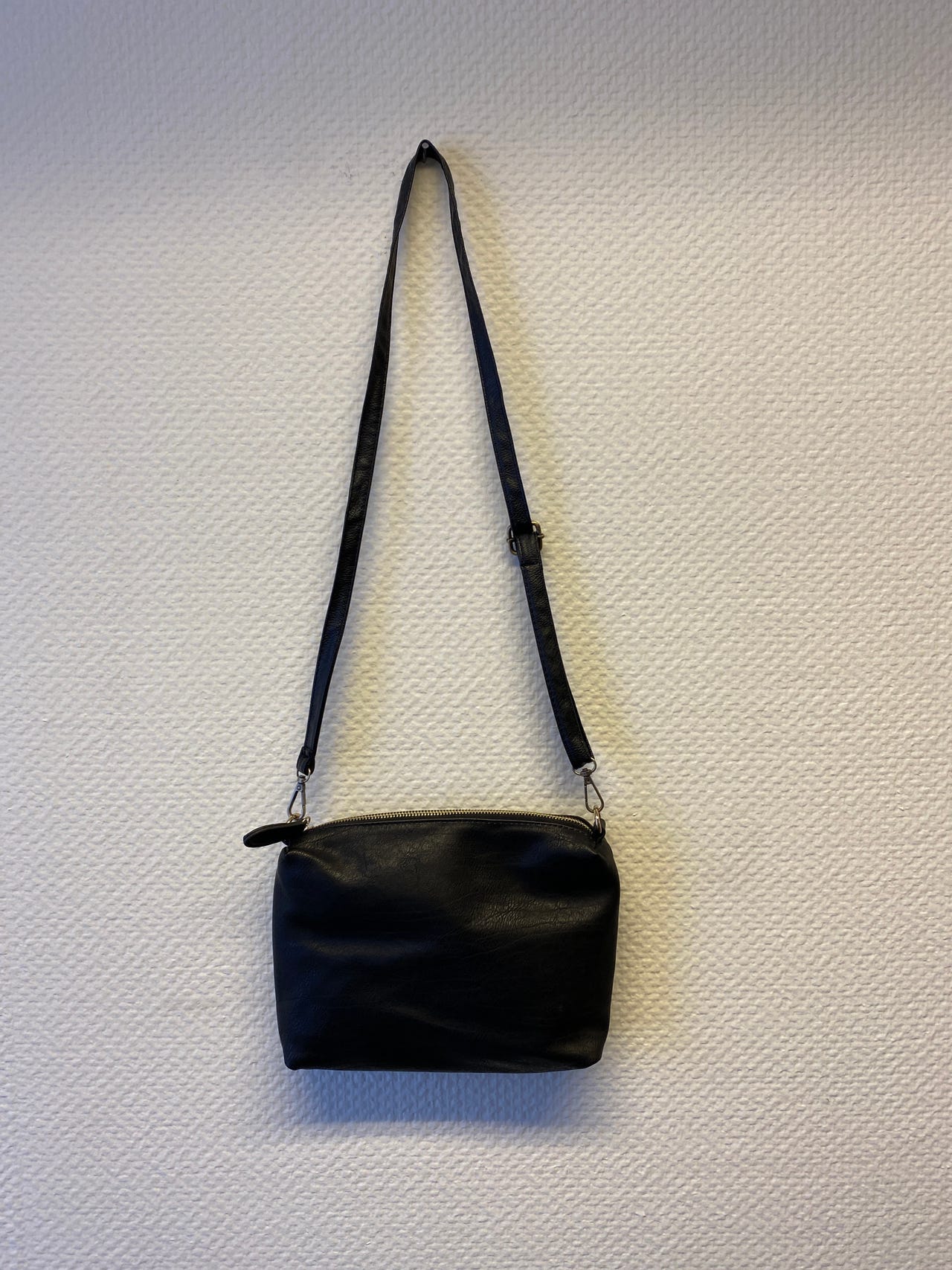 Liten sort veske | FINN-torget