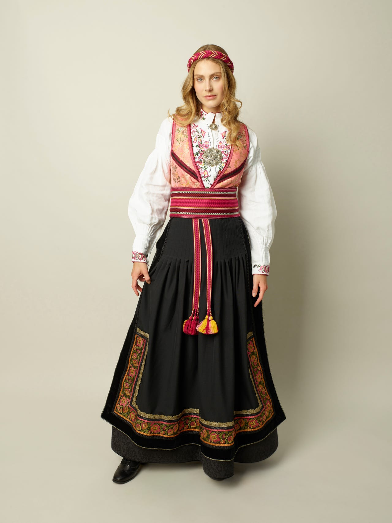 Pascal fantasistakk bunad rosa | FINN-torget