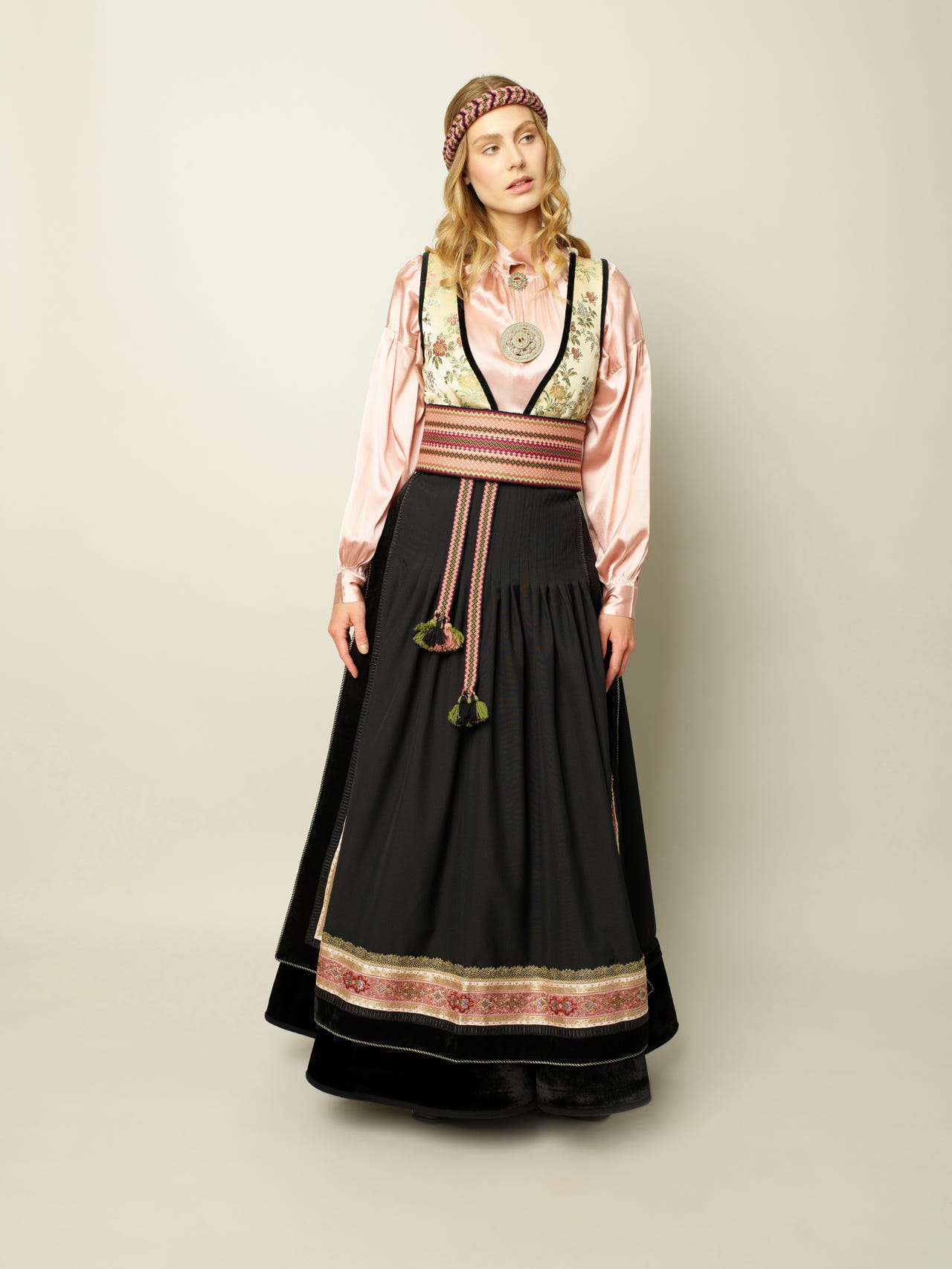 Pascal fantasistakk bunad rosa | FINN-torget