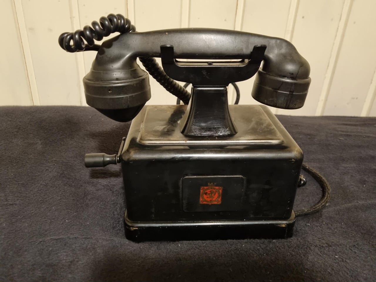 gammel svart telefon fra 1938 | FINN torget