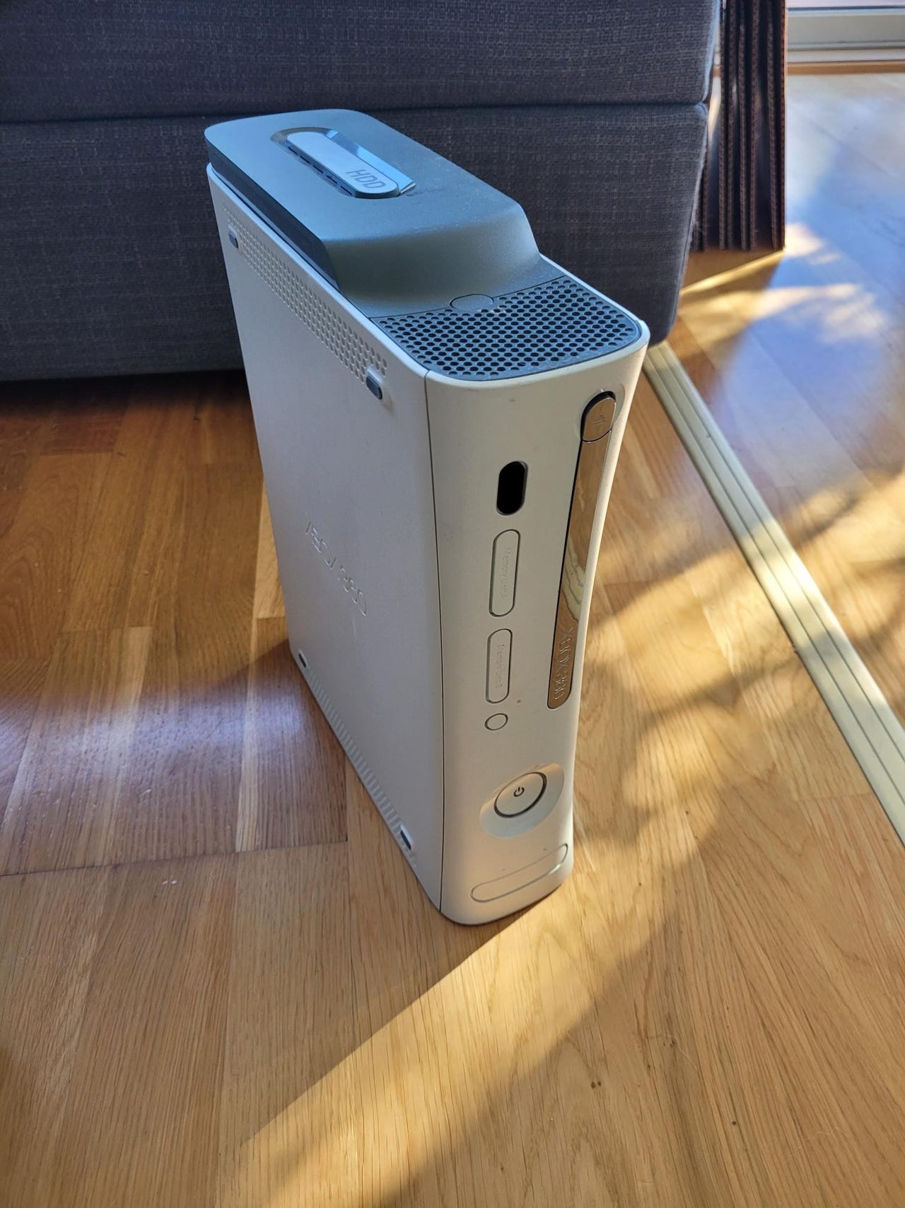 Xbox 360 + kontroller med lader (rep.objekt) | FINN torget
