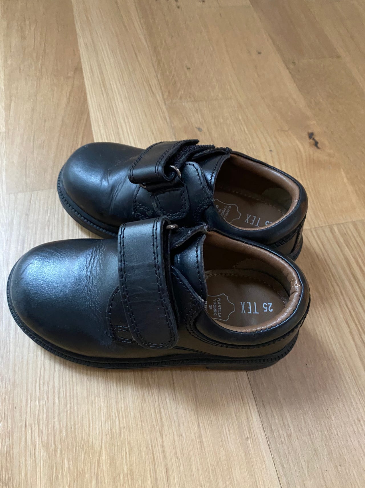Høst/Vår evt Fest sko str 25. | FINN torget