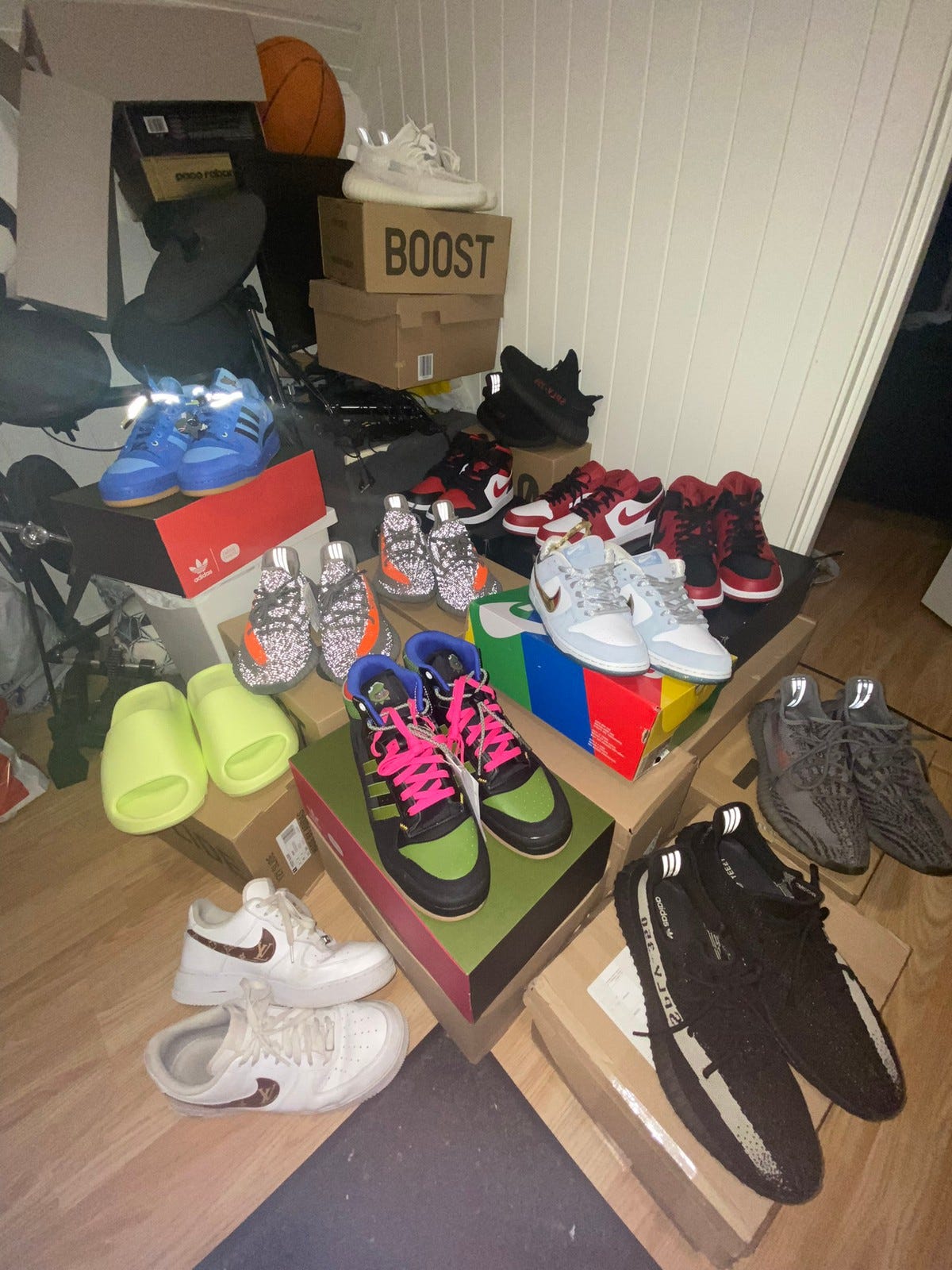 SNEAKER SELLOUT 42-46 (Yeezy, Dunks, Jordan) | FINN-torget